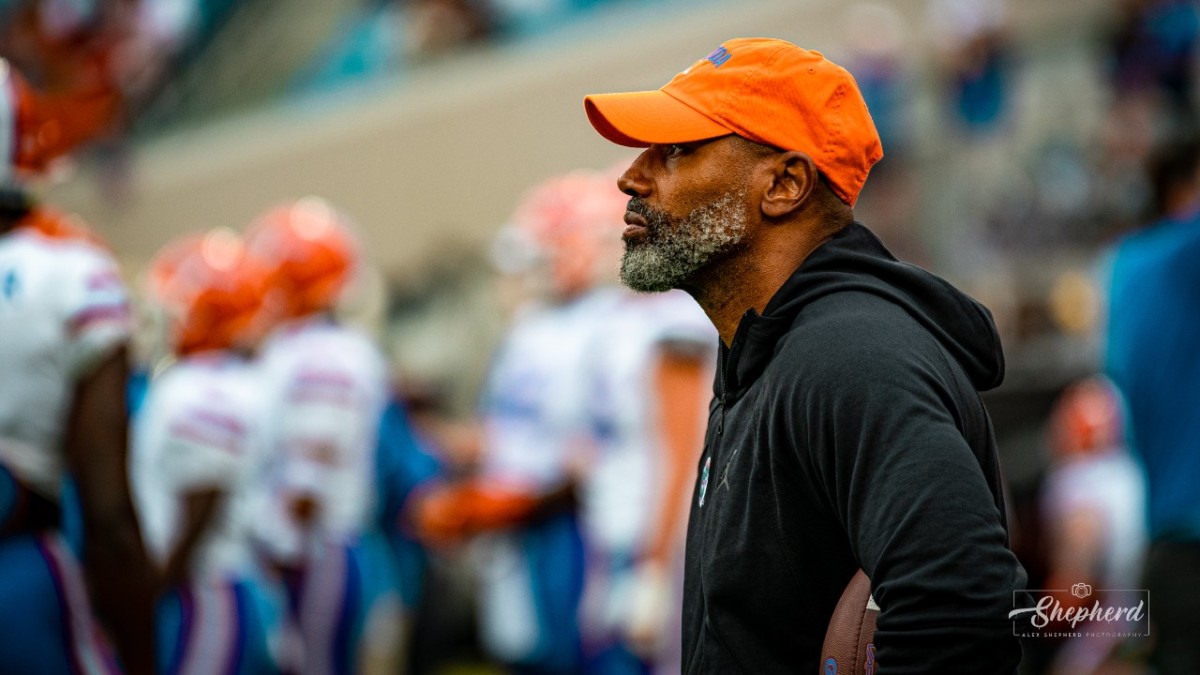 Corey Raymond's Résumé Stands Out to New Gators CB Offer Cai Bates ...