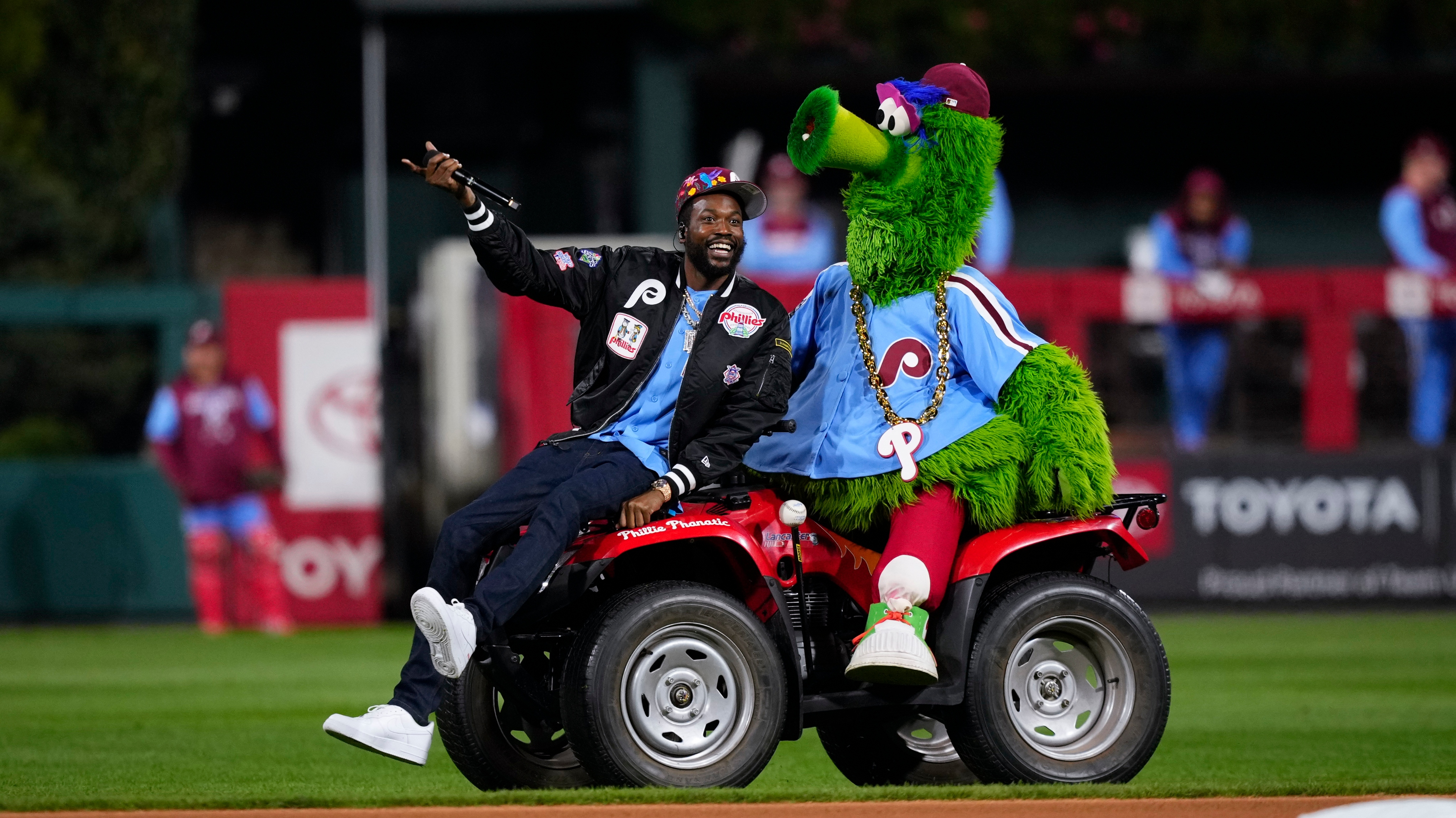 Meek Mill Steals the Show Before World Series Game 5 in Philadelphia ...