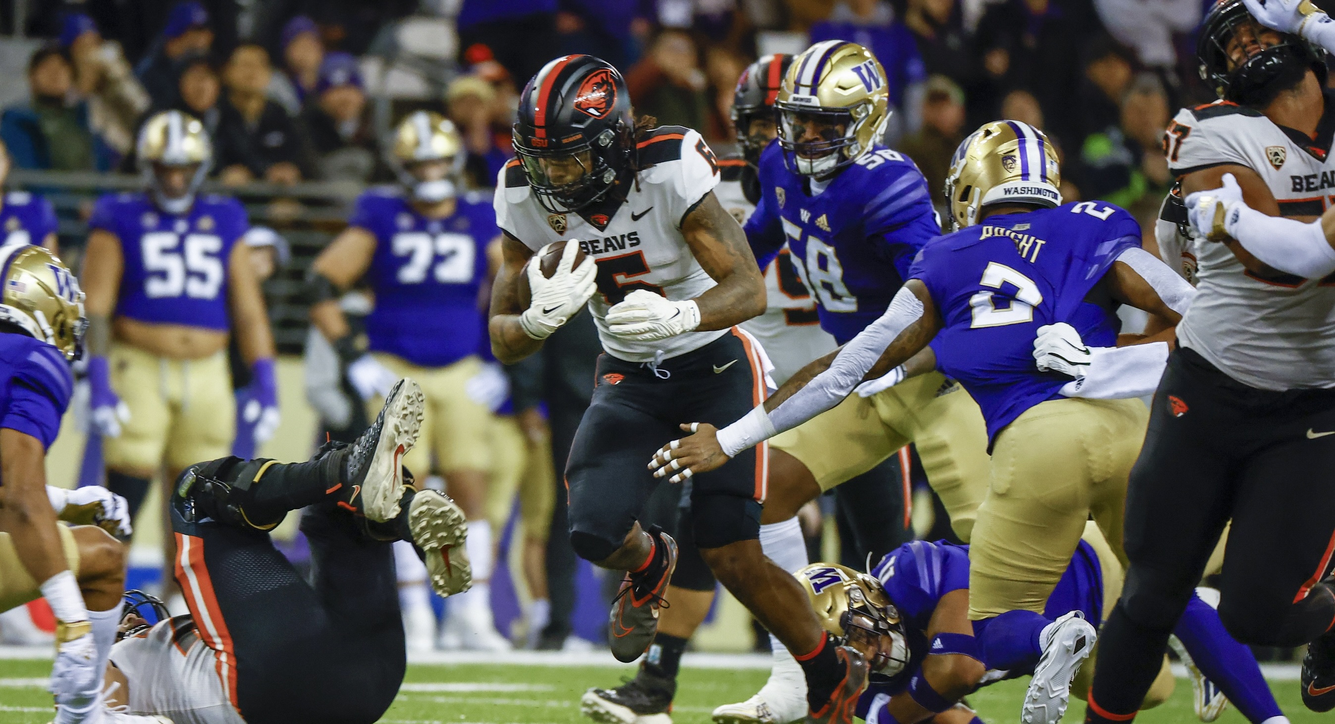 Light Finally Comes on for Huskies, Win 24-21 After Outage - Sports ...