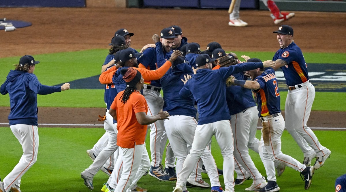 Houston Astros Defeat Phillies 4-1, Win First World Series Title Since ...