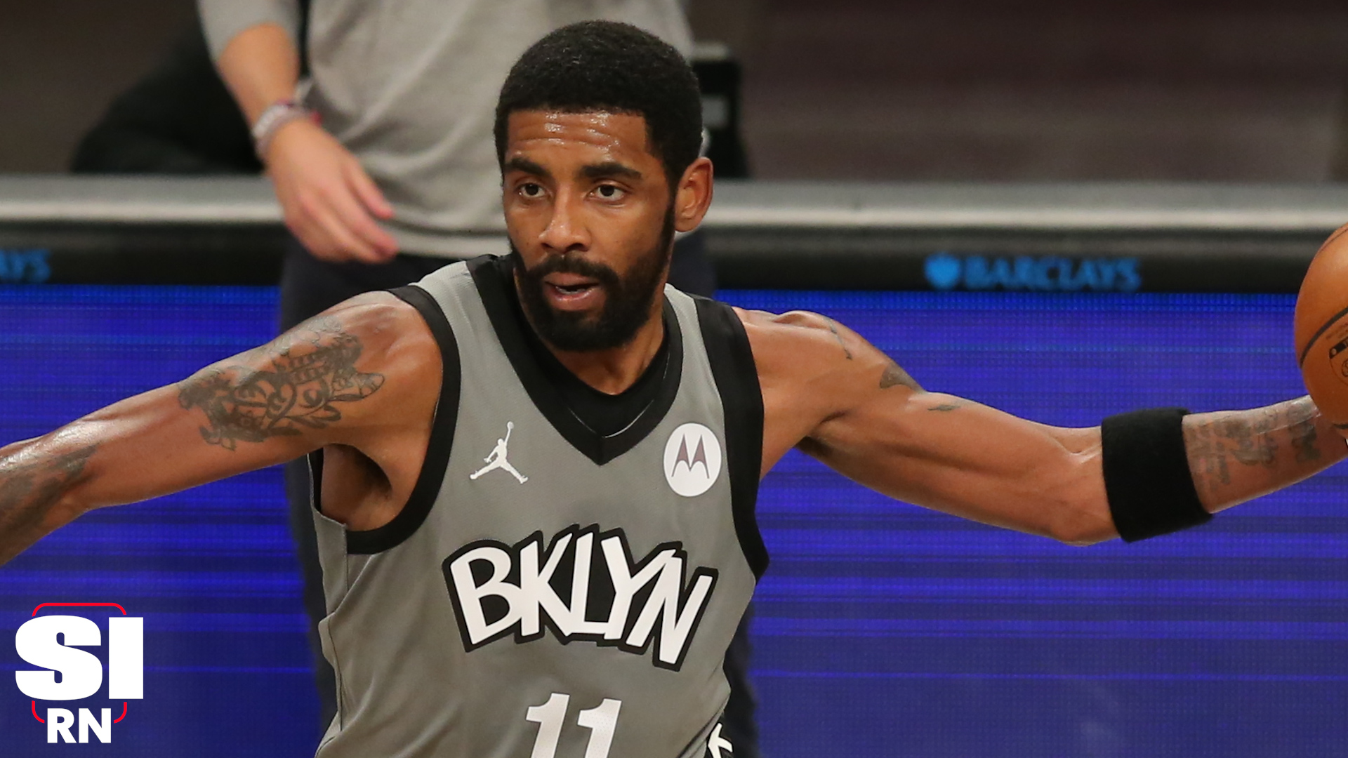 Taylor Swift Surprises Fans With 2022 MTV EMAs Red Carpet Appearance ...