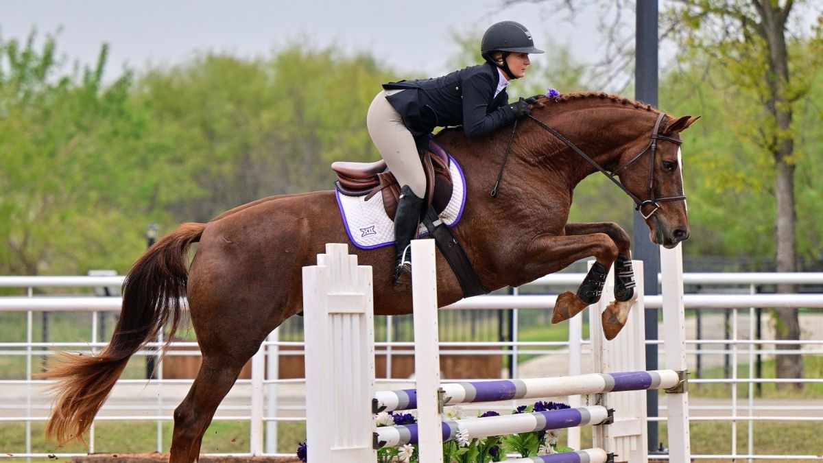 TCU Equestrian: Even Cowgirls Get The Purple - Sports Illustrated TCU ...