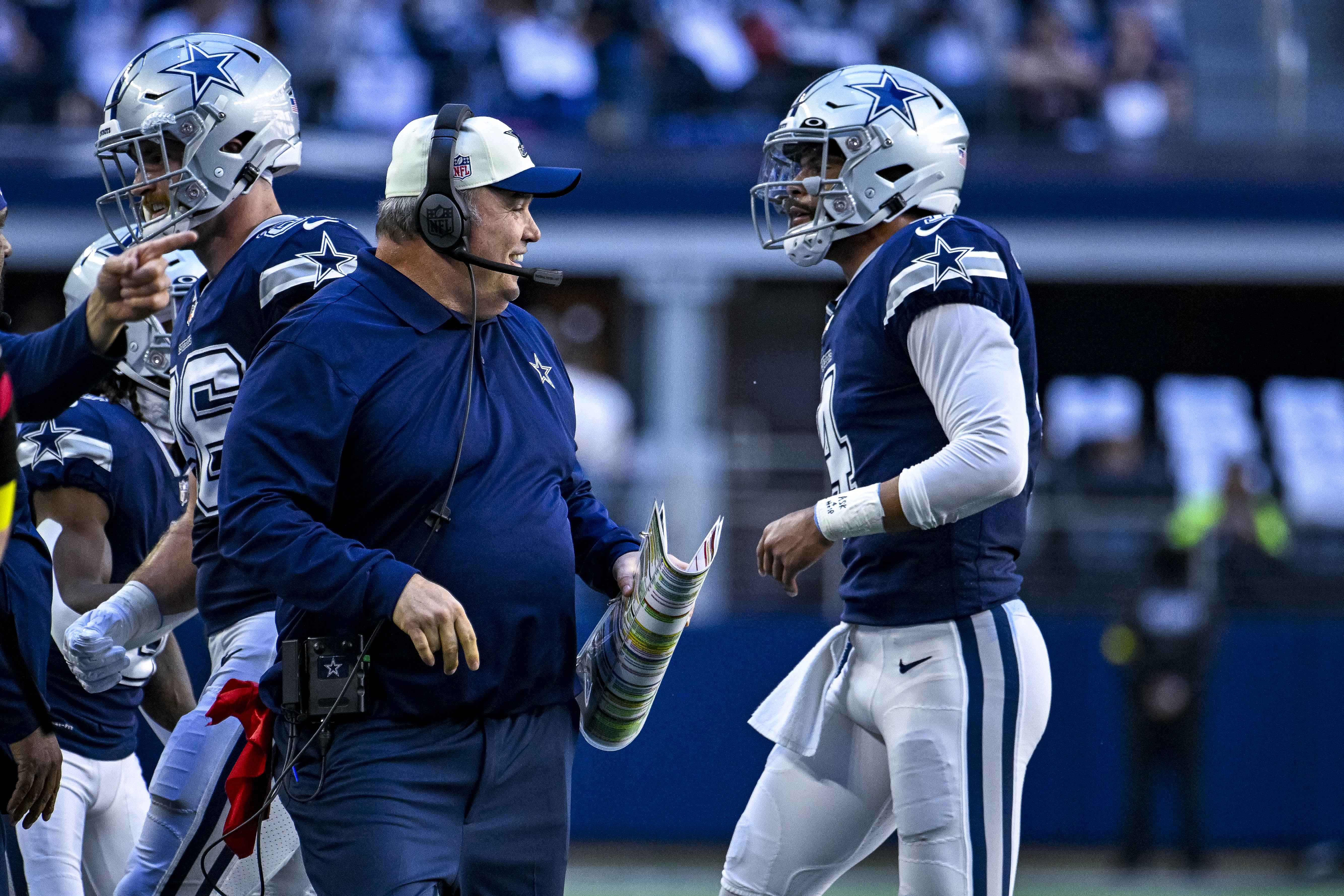 Dak's Got Mike's Back: Prescott, Dallas Cowboys Ready to 'Represent ...