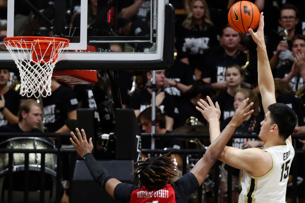 Dominance From Zach Edey Pushes Purdue Basketball Past Austin Peay in ...