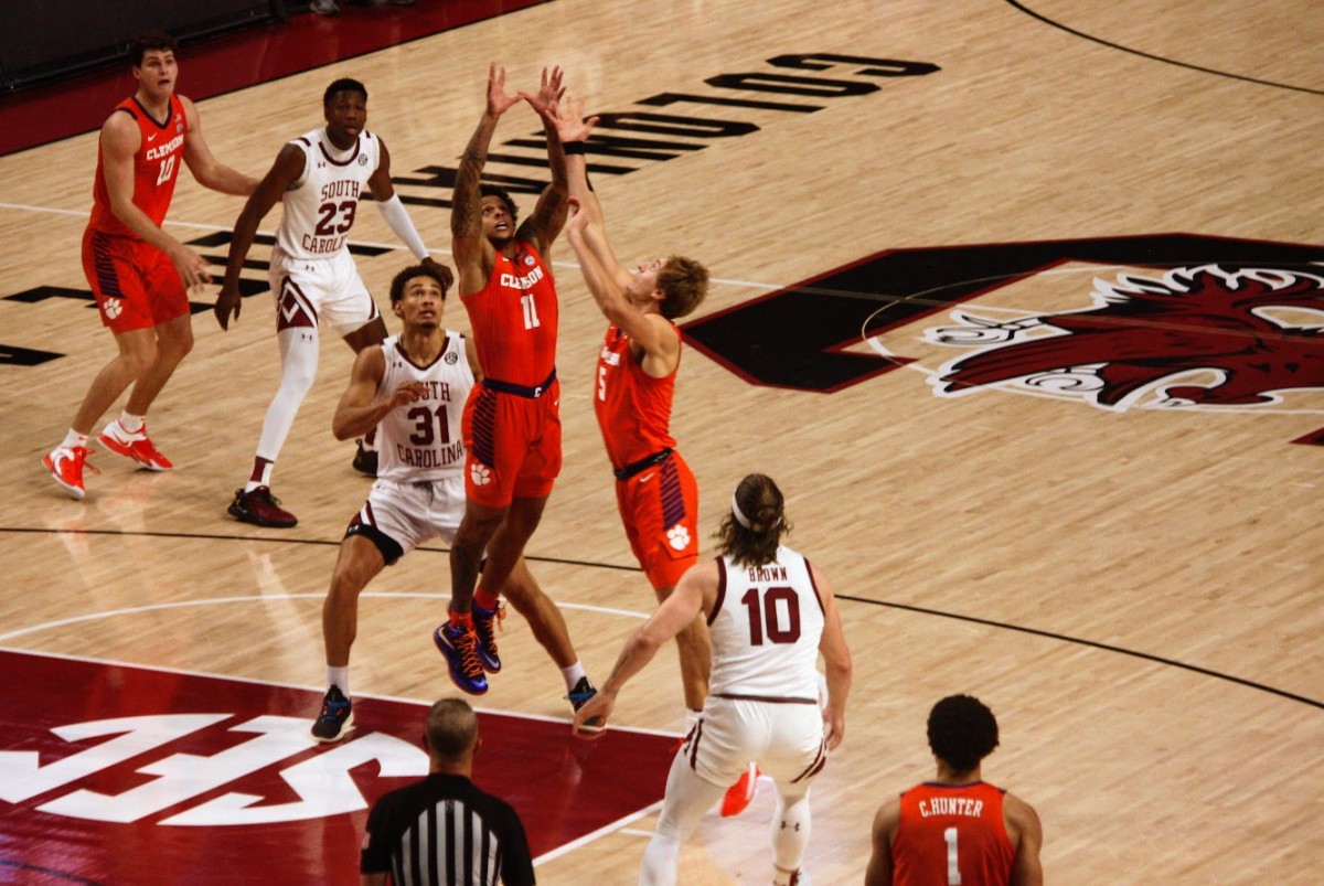 Late Shot Lifts South Carolina Gamecocks to Win Over Clemson Tigers ...