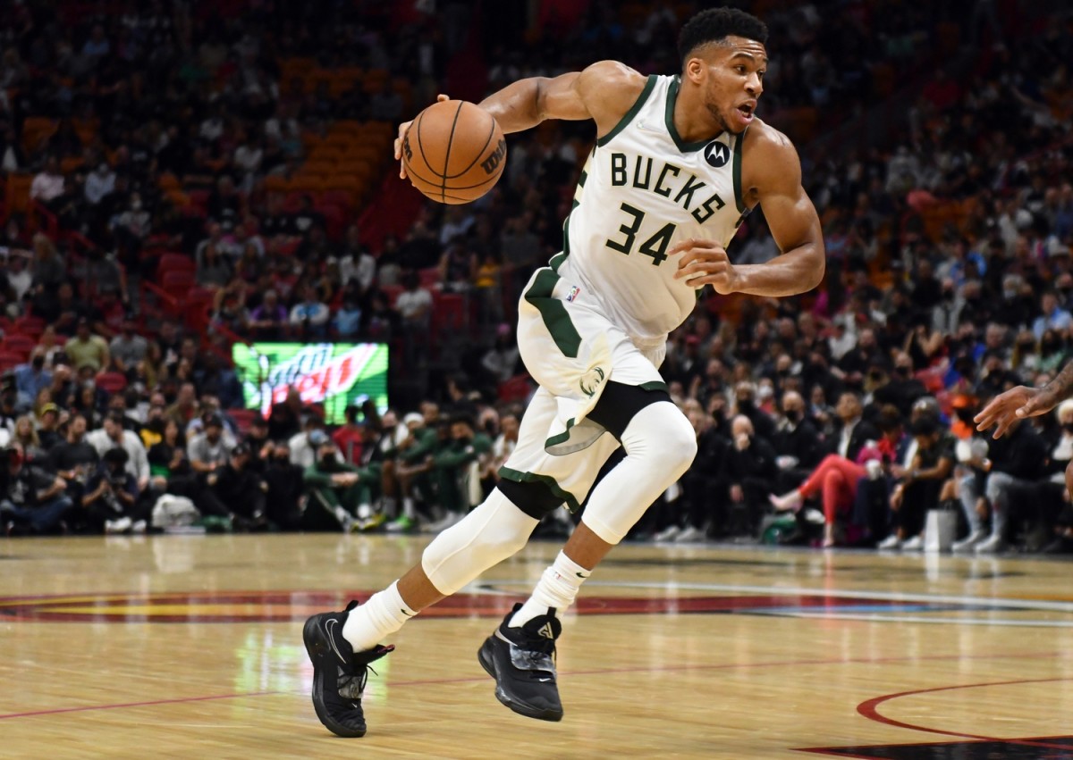 Bucks Finalized Injury Report And Starting Lineup Against Spurs ...
