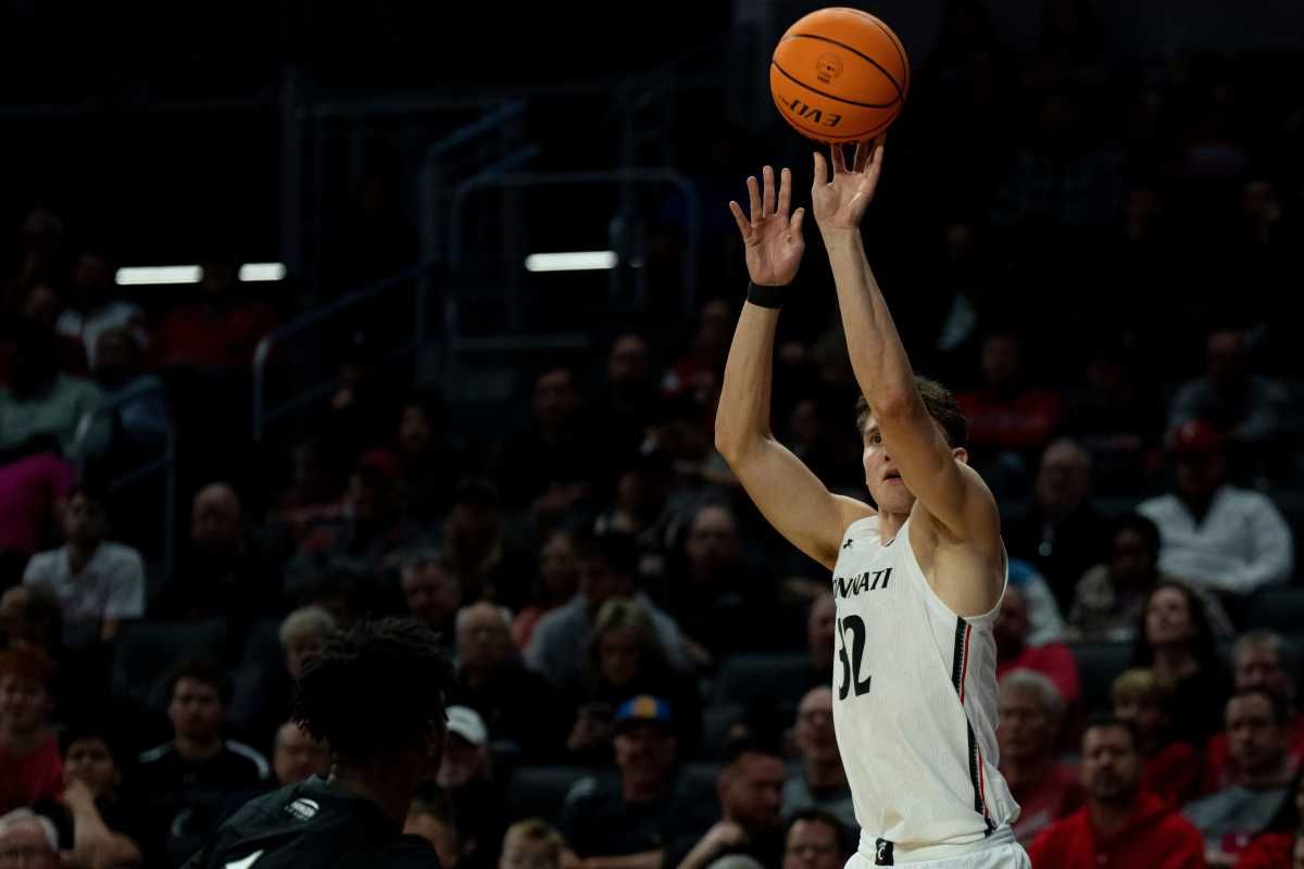 UC Basketball Forward Jarrett Hensley Enters Transfer Portal - All Bearcats