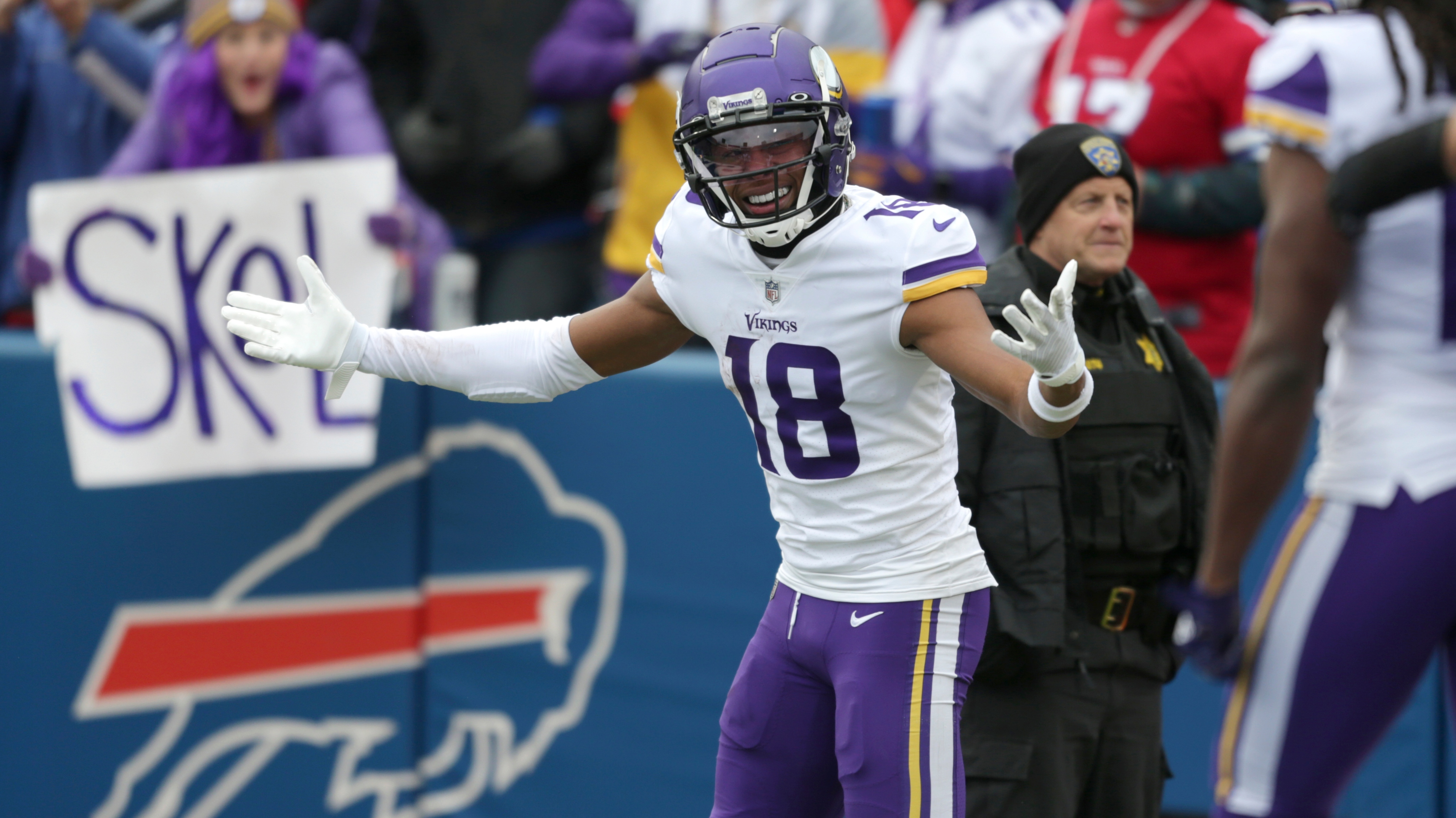 Vikings’ Justin Jefferson Makes Amazing One-Handed Catch vs. Bills (Video) - Sports Illustrated