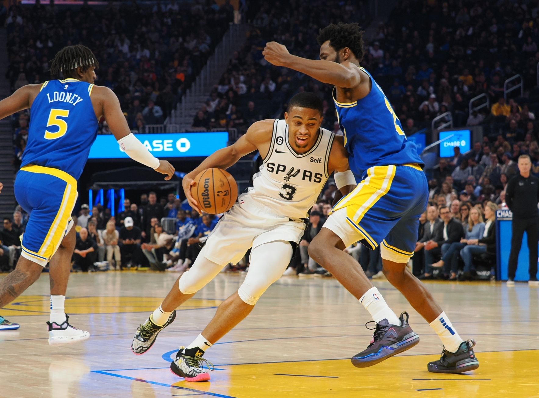 San Antonio Spurs Score Season-Low 95, Pounded by Golden State Warriors ...