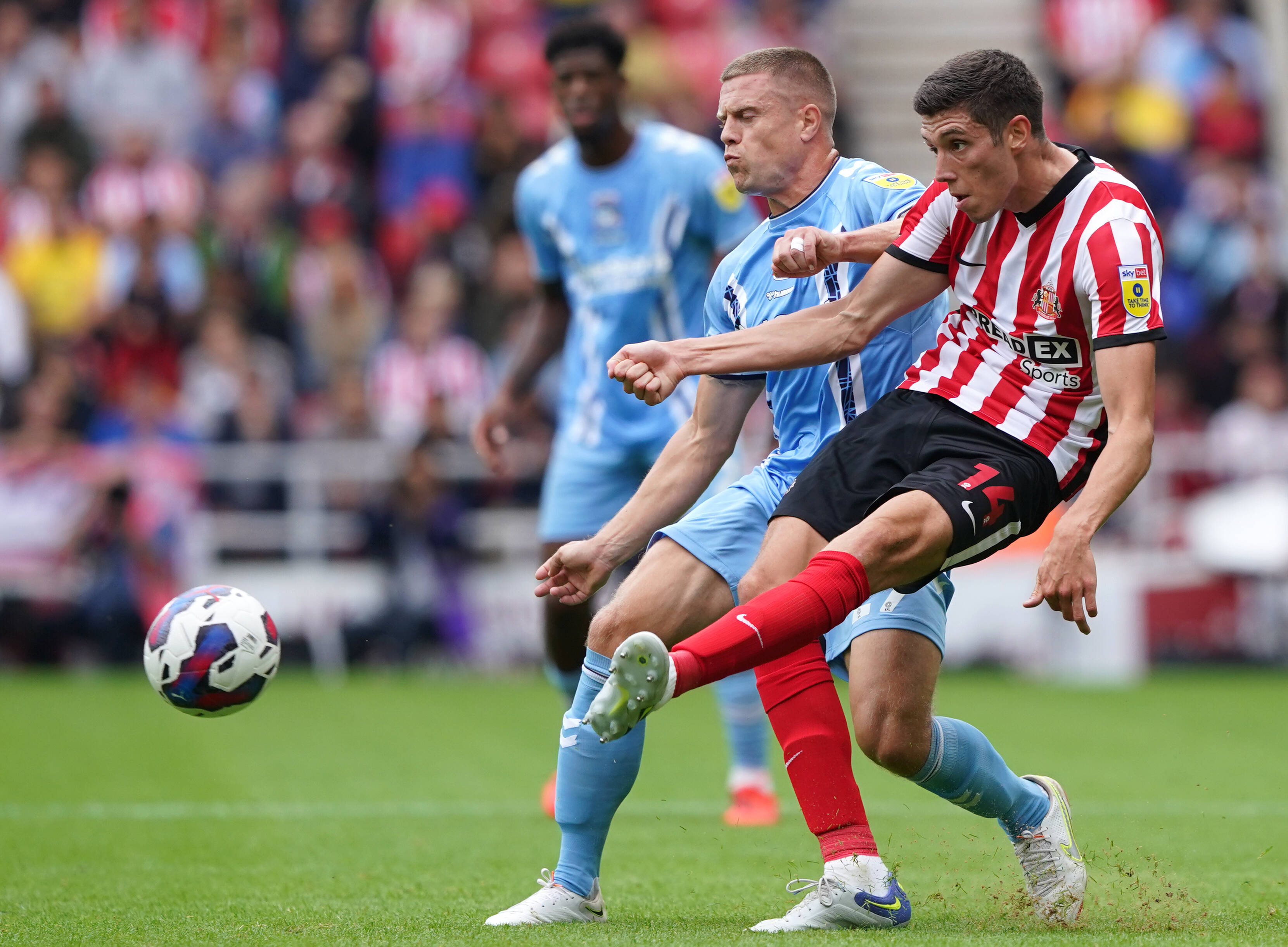 Ross Stewart on Sunderland contract talks: 'It's background stuff and ...