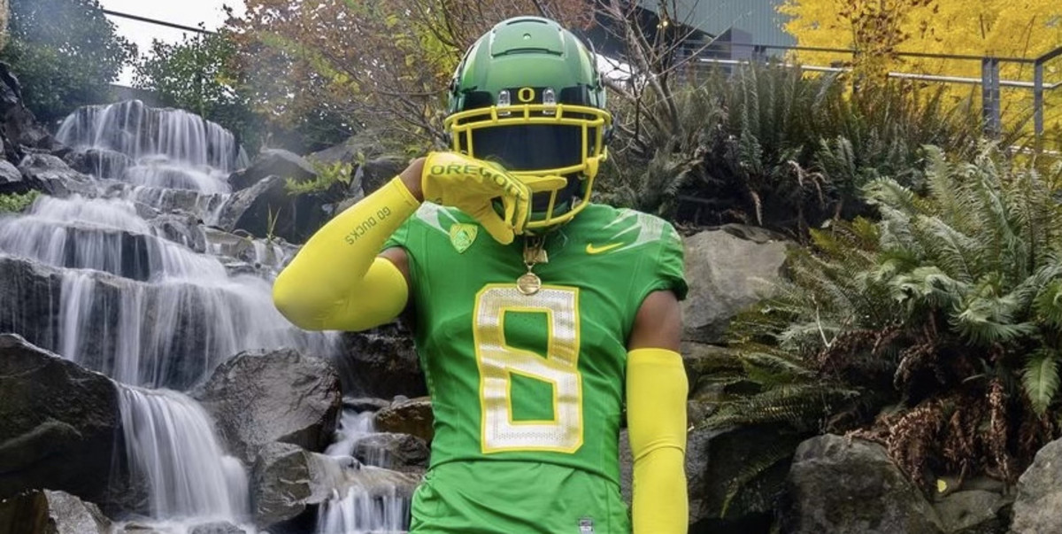 Oregon Football Turning up the Heat in Pursuit of Daylen Austin ...