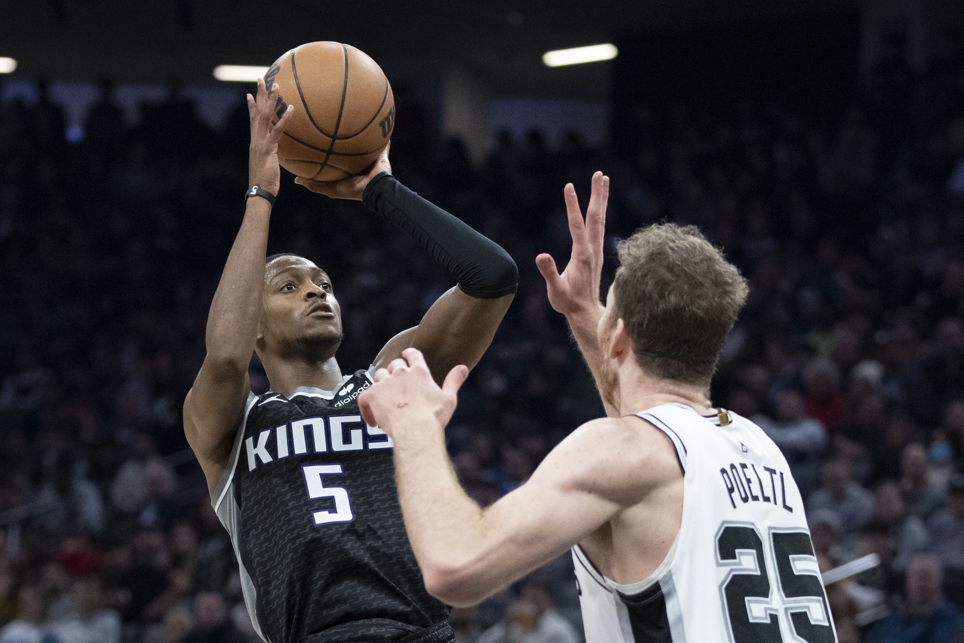 De'Aaron Fox, Malik Monk Lead Sacramento Kings in Win Over San Antonio ...