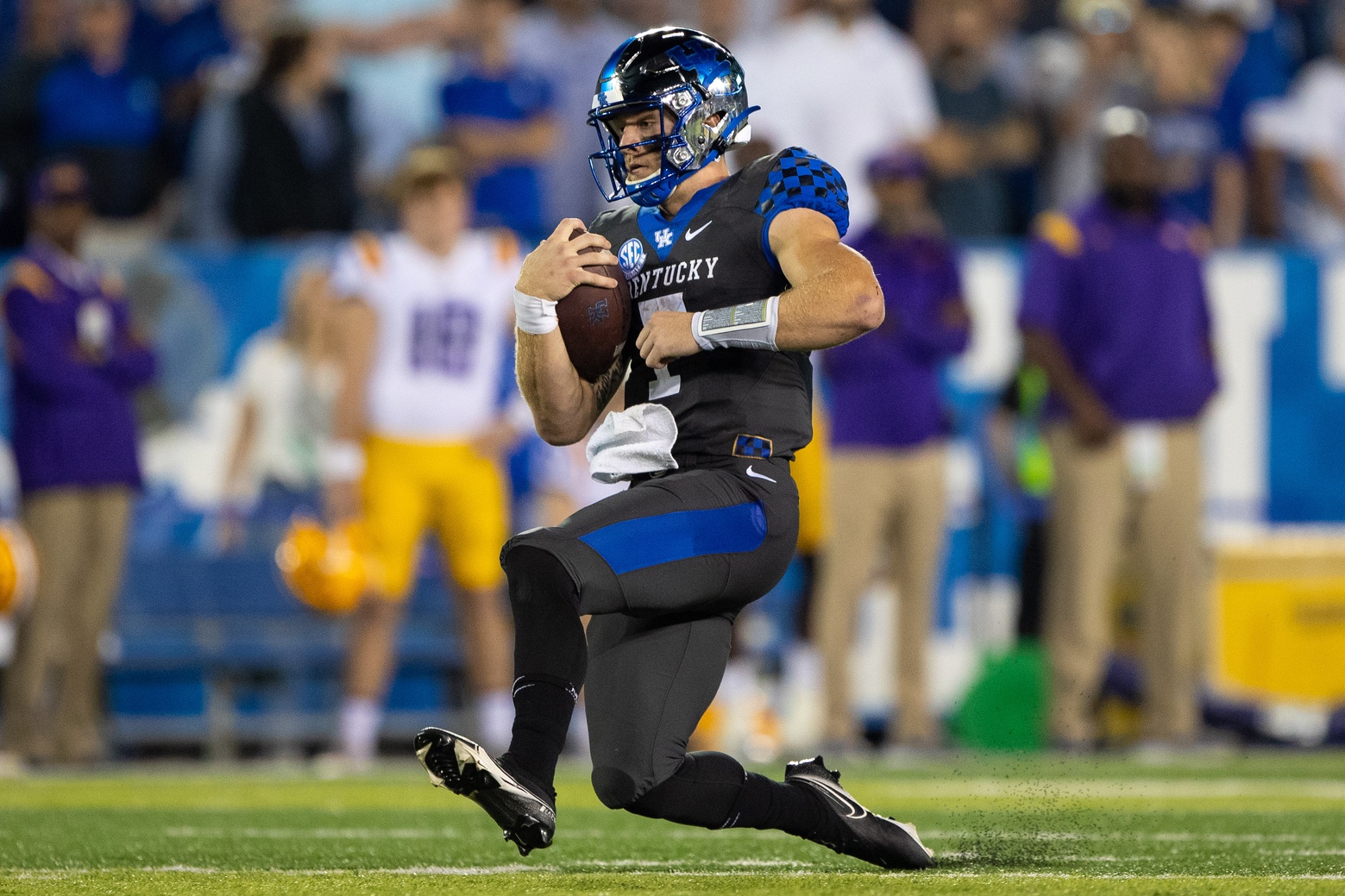 Look: Anthracite Uniforms Making Season Debut For Kentucky - Sports ...