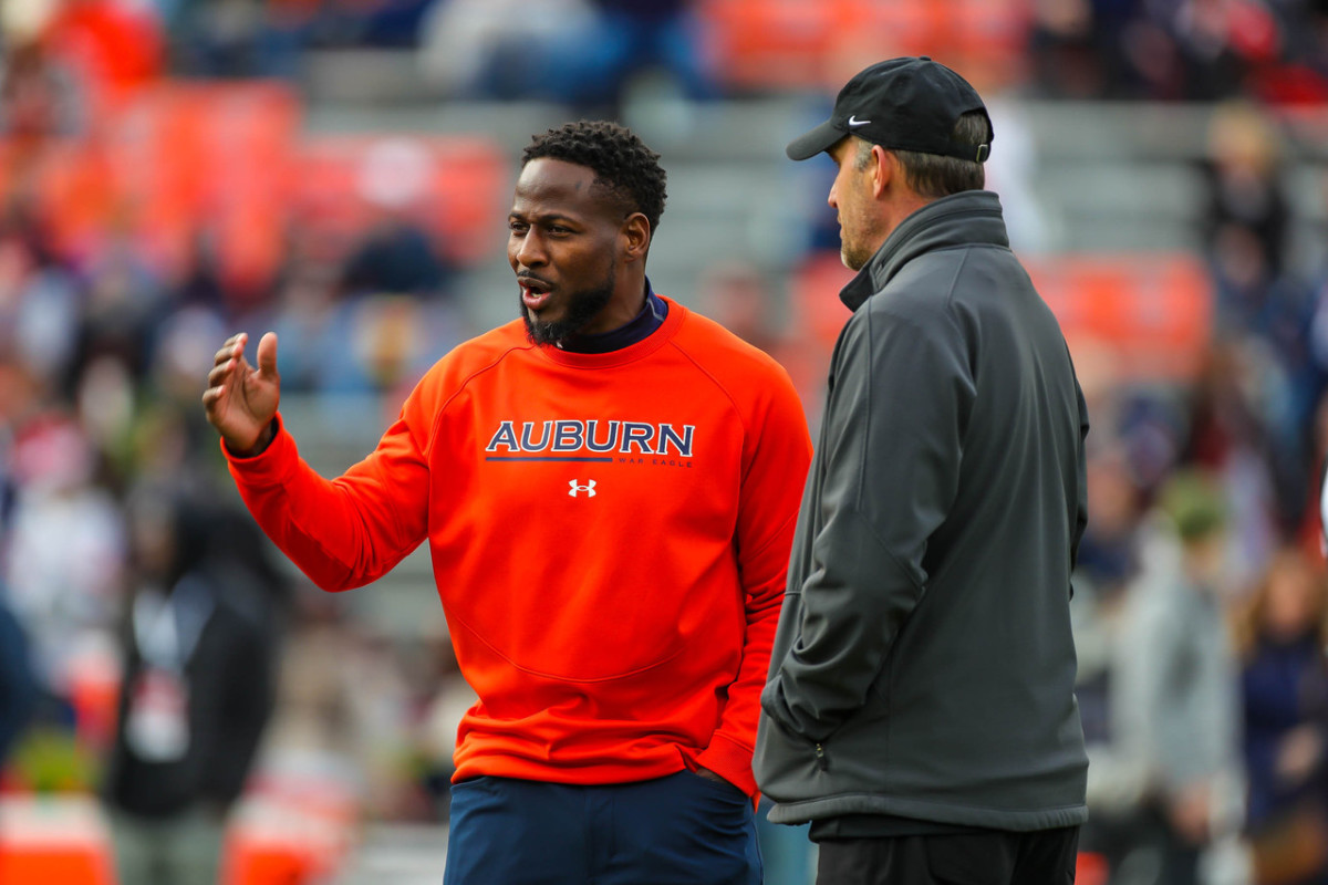 Carnell Williams gives senior class high praise after win vs Western ...