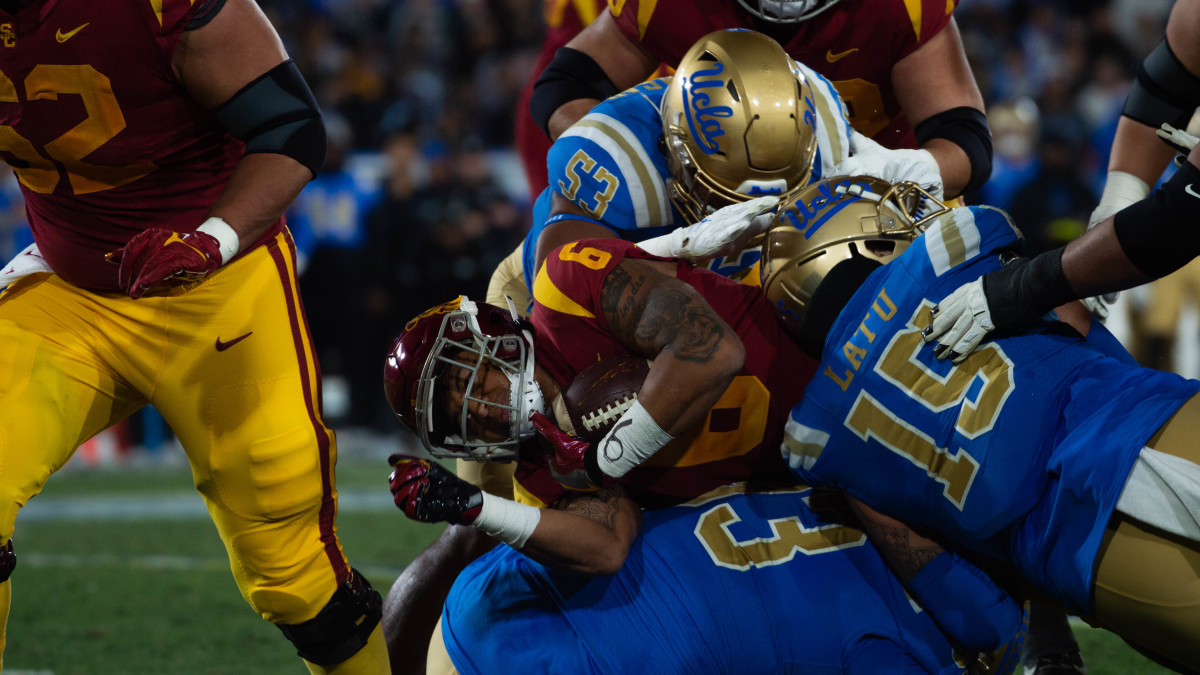 Look: Photos from USC Trojans win over UCLA Bruins at Rose Bowl ...