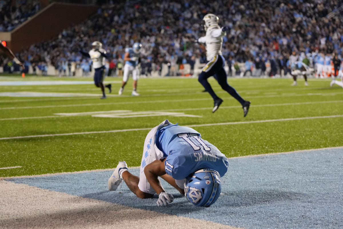 Offense halted in 21-17 loss to Georgia Tech - Sports Illustrated North ...