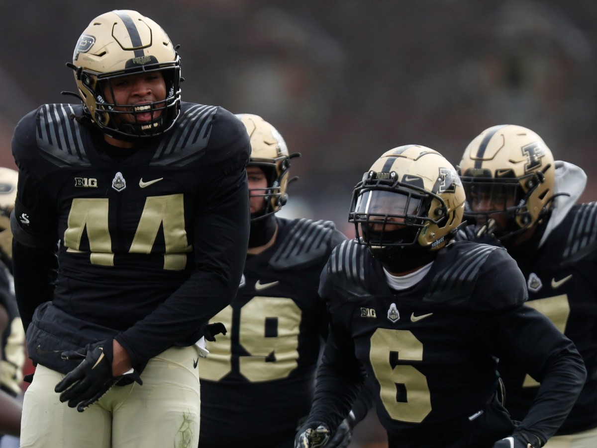 PHOTO GALLERY: Pictures From Purdue Football's 17-9 Victory Against ...