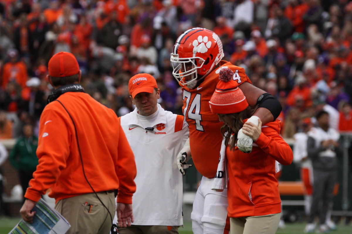 Clemson Tigers Lose Starting Offensive Lineman for Season - Sports ...