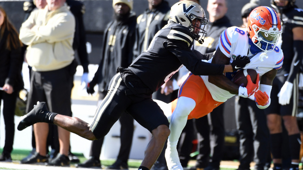 Daejon Reynolds Reflects on Career Day in Relief of Banged-Up Gators ...