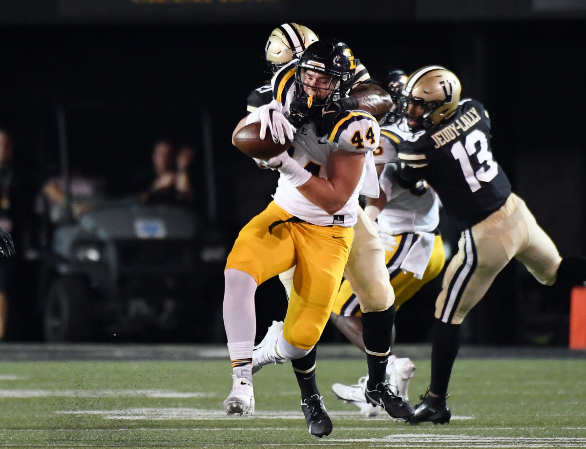 Nate Adkins Becoming Pivotal Offensive Piece For South Carolina ...