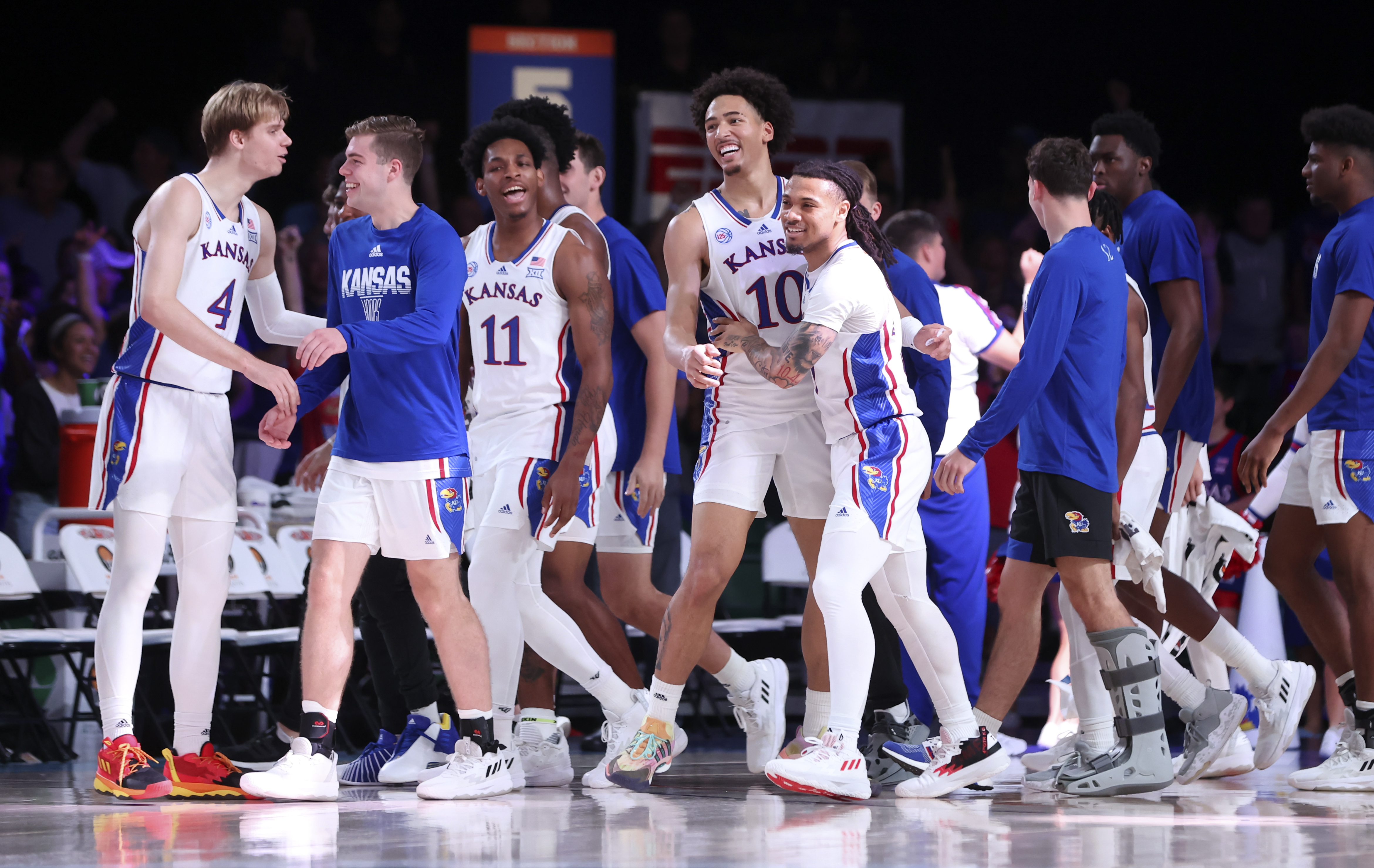 Jayhawks outlast Badgers thanks to Pettiford's heroics - Blue Wings Rising