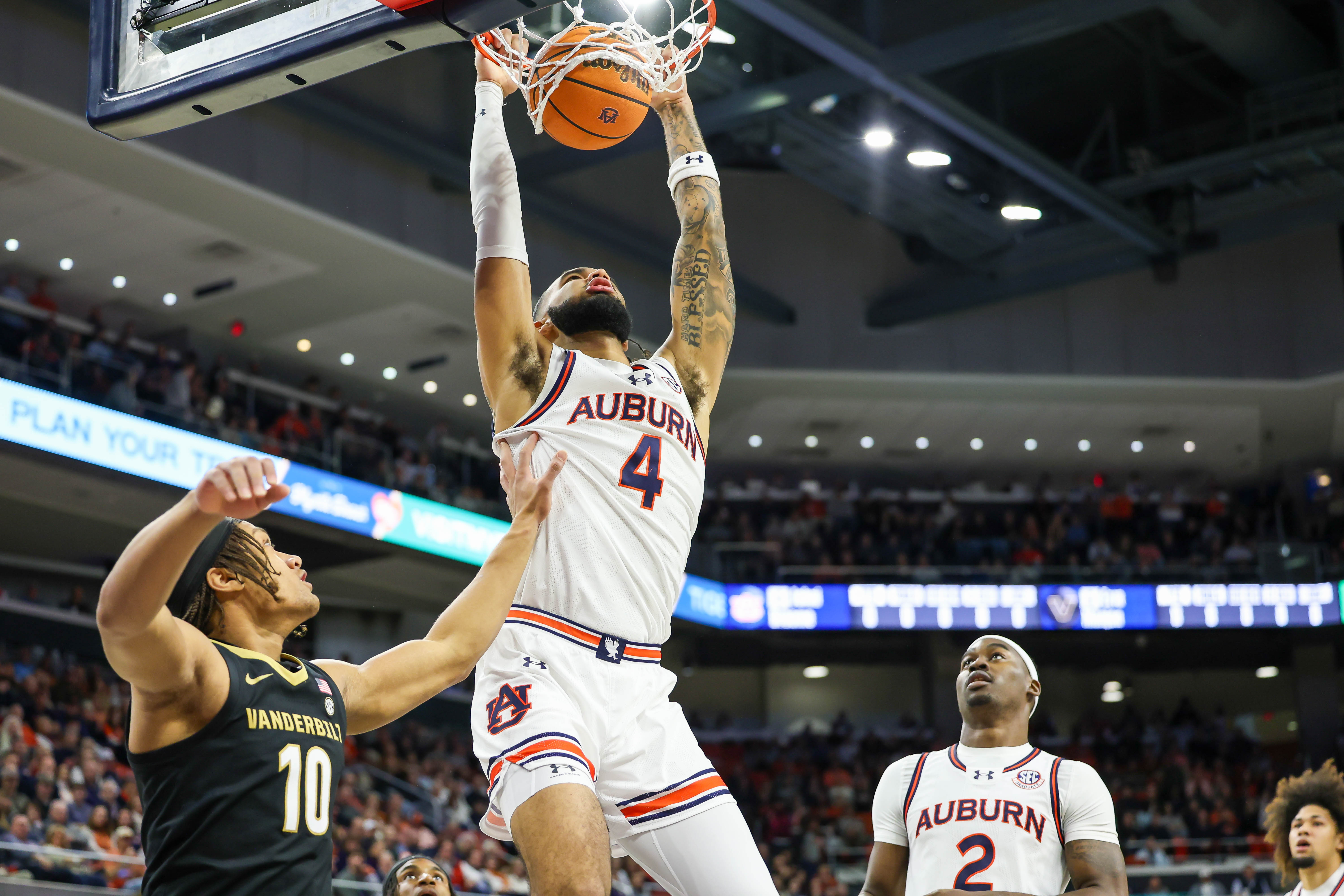 PHOTOS: Here are the best shots from Auburn basketball's battle with ...