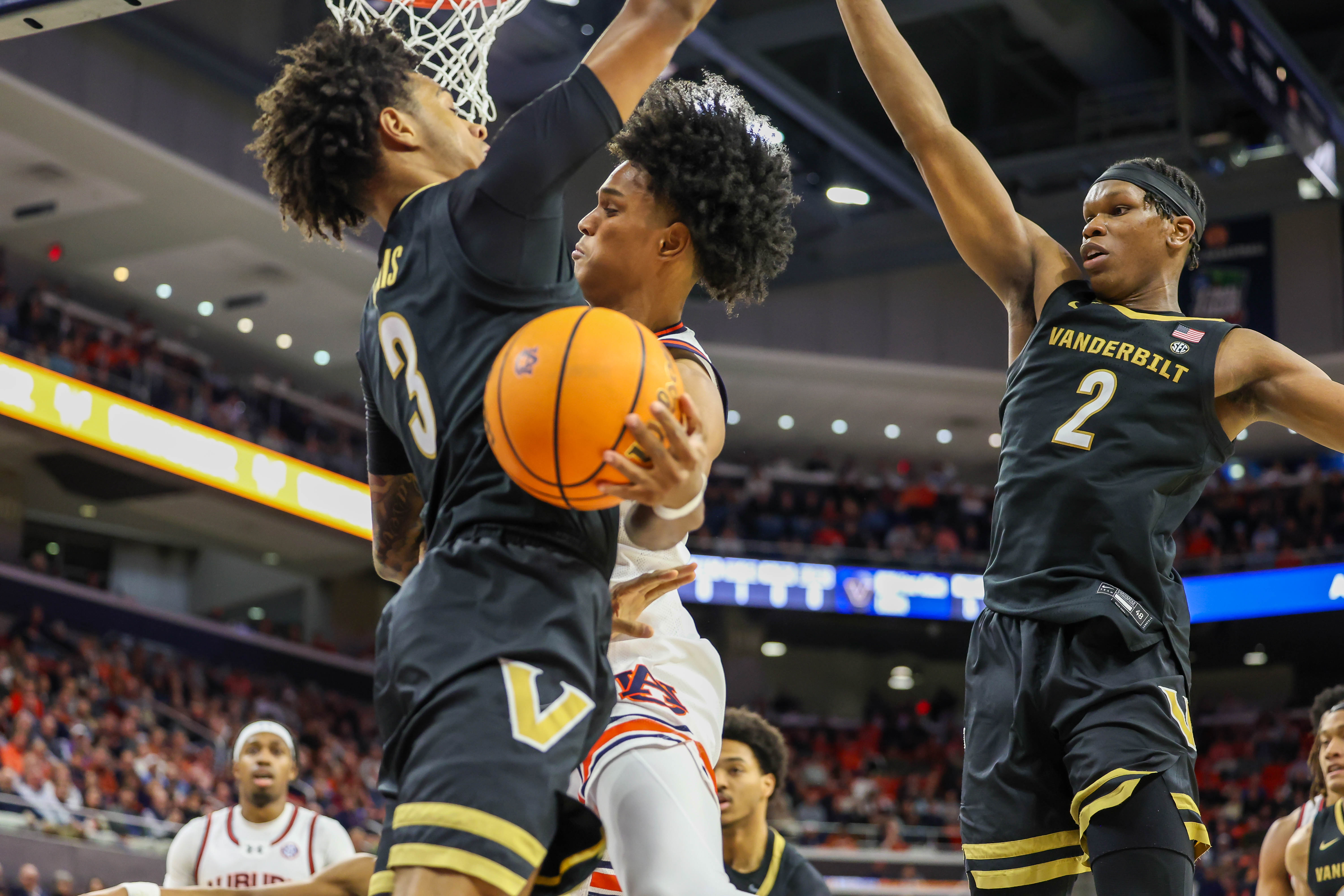 PHOTOS: Here are the best shots from Auburn basketball's battle with ...