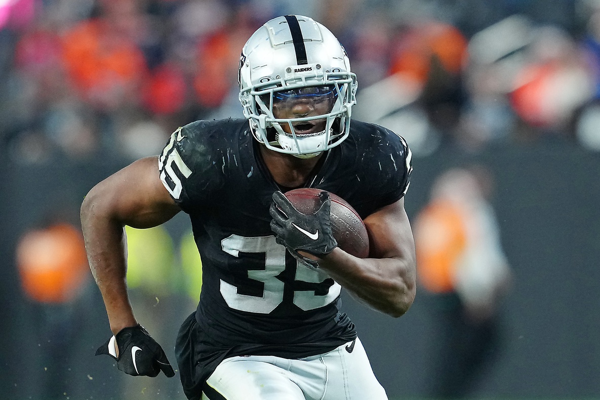 Las Vegas Raiders Zamir White entering next 2024-25 NFL season as a ...