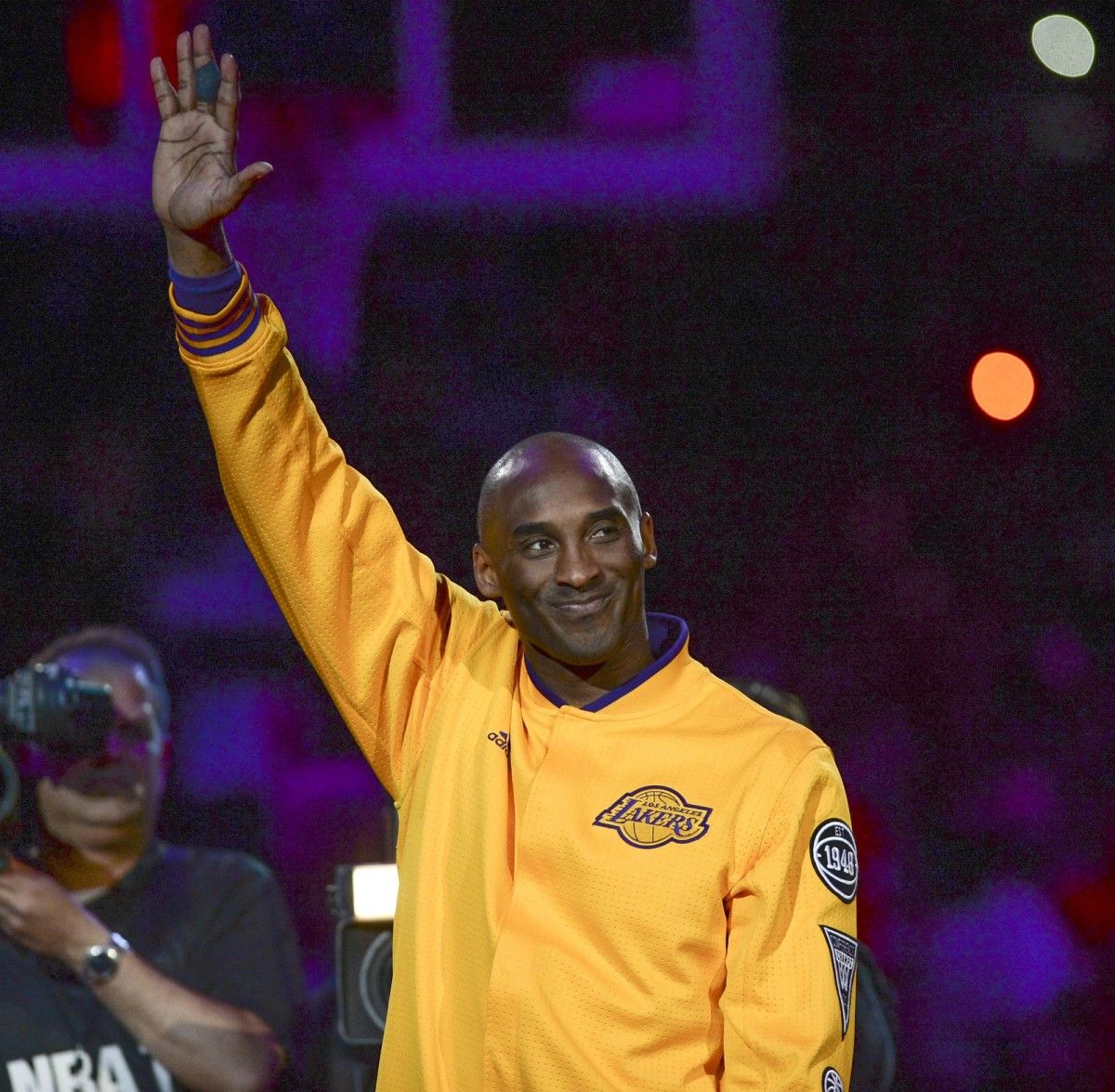 USC Basketball: Trojans Honor Kobe Bryant On His Statue Unveiling Day ...