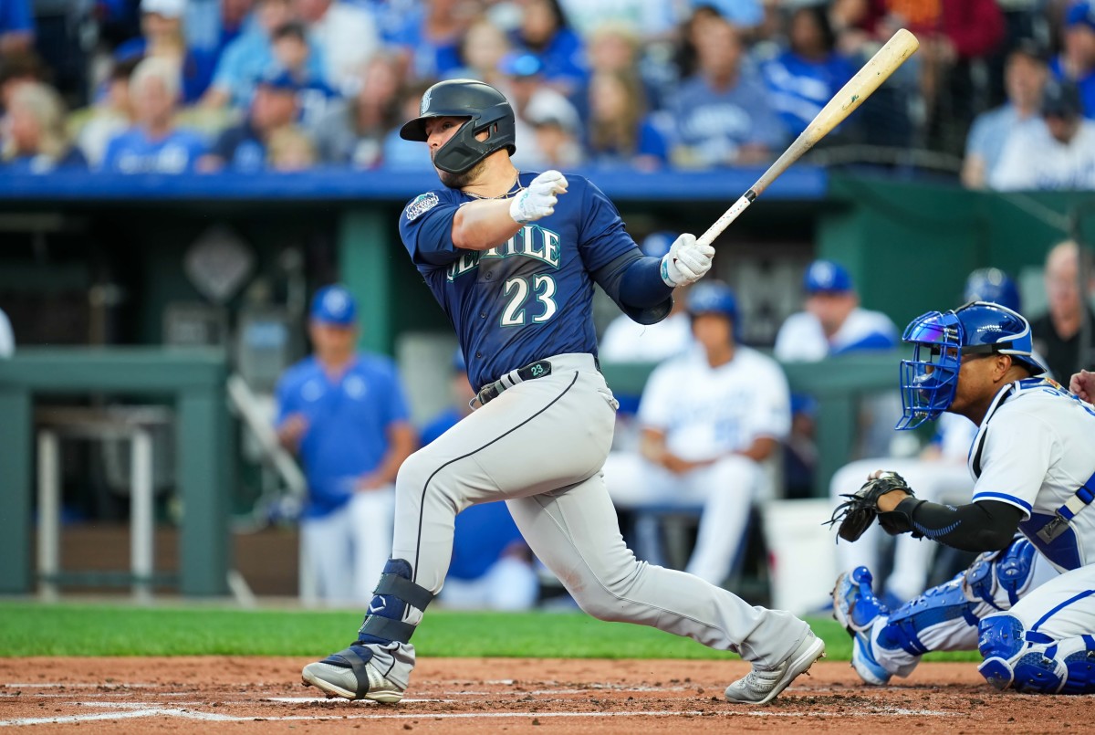 Seattle Mariners 1B Did Something Hardly Done in Last 120 Years of ...