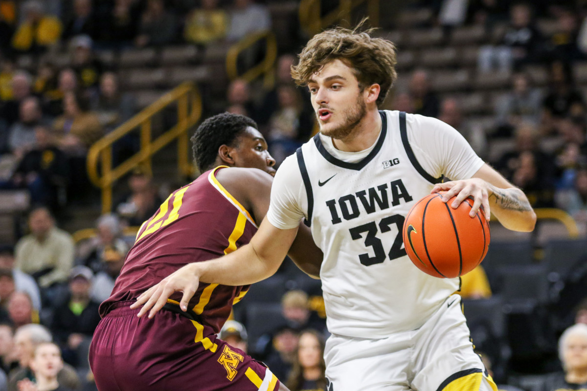 Owen Freeman B1G Freshman of Week Again - Sports Illustrated Iowa ...