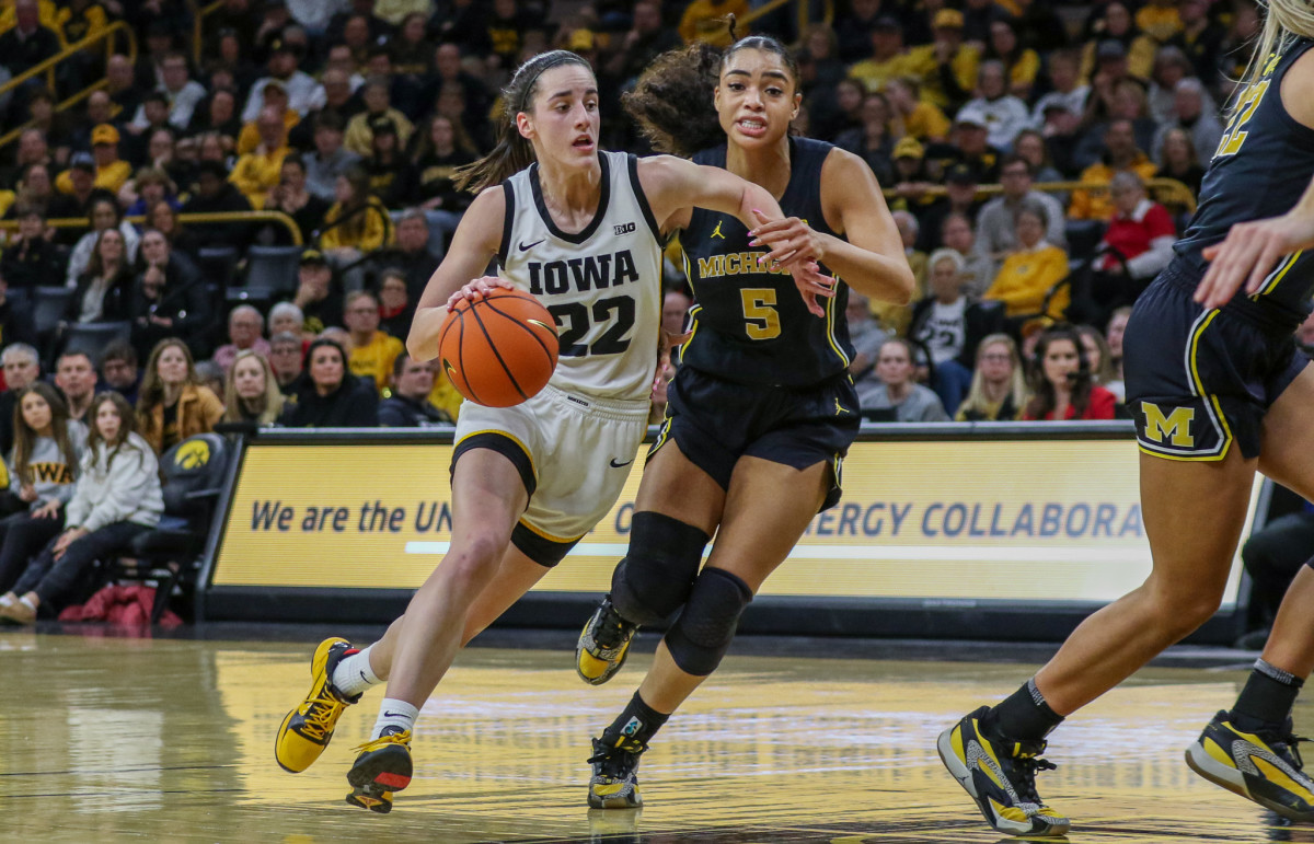 Photo Gallery: Iowa Rebounds against Michigan - Sports Illustrated Iowa ...