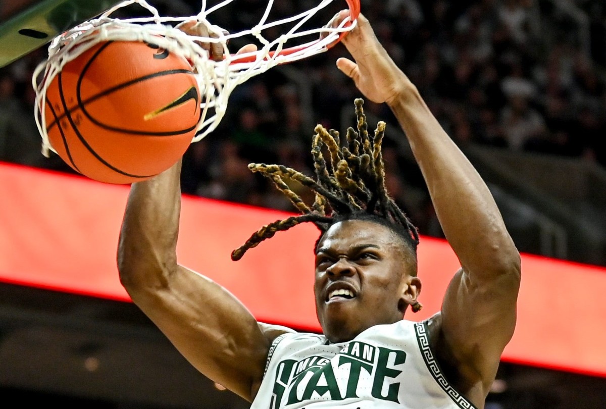 Michigan State's Coen Carr is dunking all over the Wolverines in Ann ...