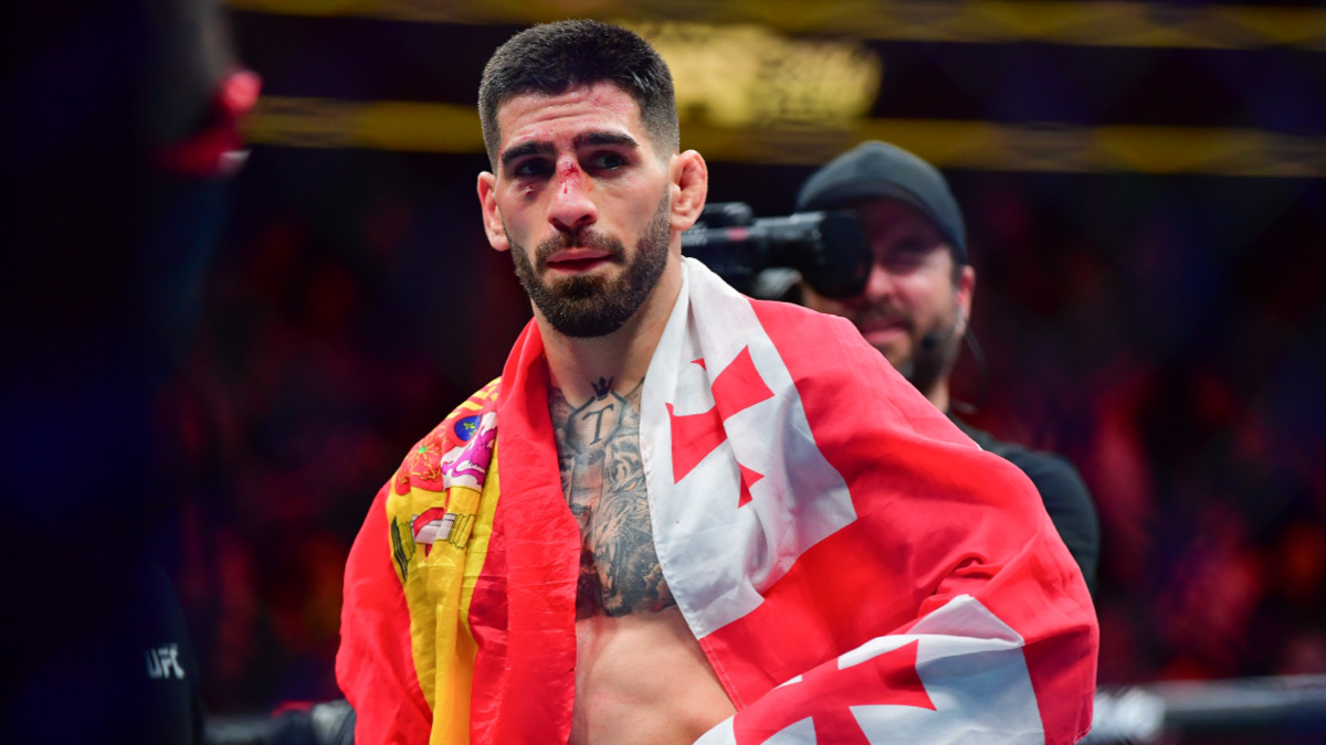 UFC News: Ilia Topuria Gets Breathtaking Standing Ovation At Real ...