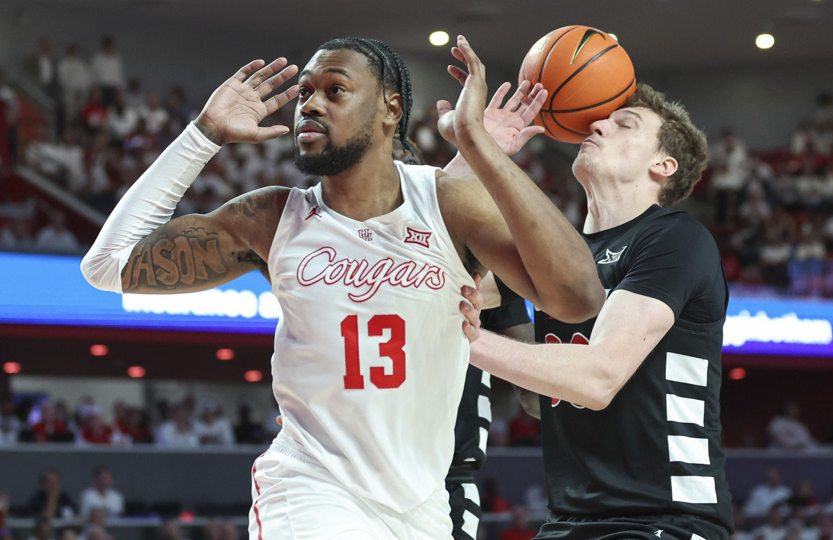 Three Man Weave: Cincinnati Bearcats Basketball's Houston Swoon Continues Across 67-59 Loss ...