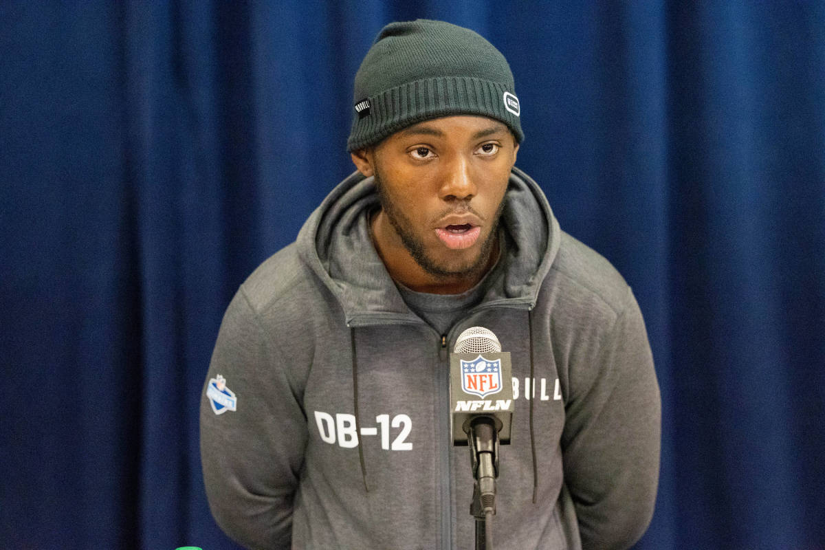 Kamal Hadden Reflects on Growth With Tennessee Football - Sports ...