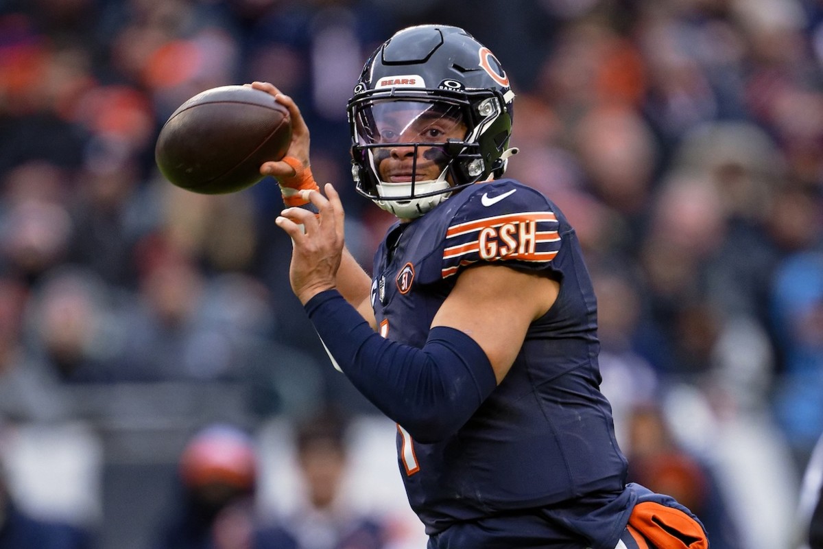 Pittsburgh Steelers in Conversation to Land Justin Fields - Sports ...