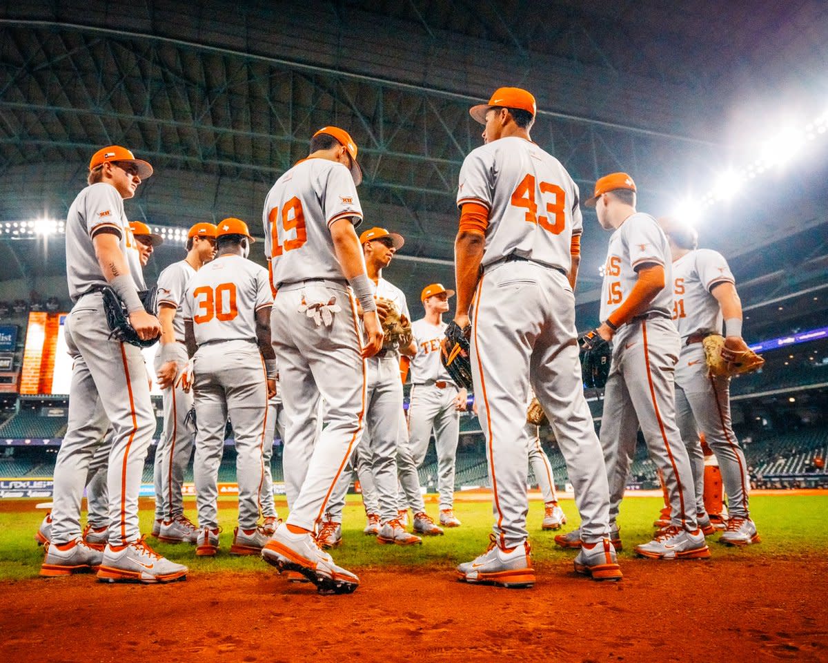 Texas Longhorns Notebook: No. 15 Texas Longhorns Collapse, Falls to No ...