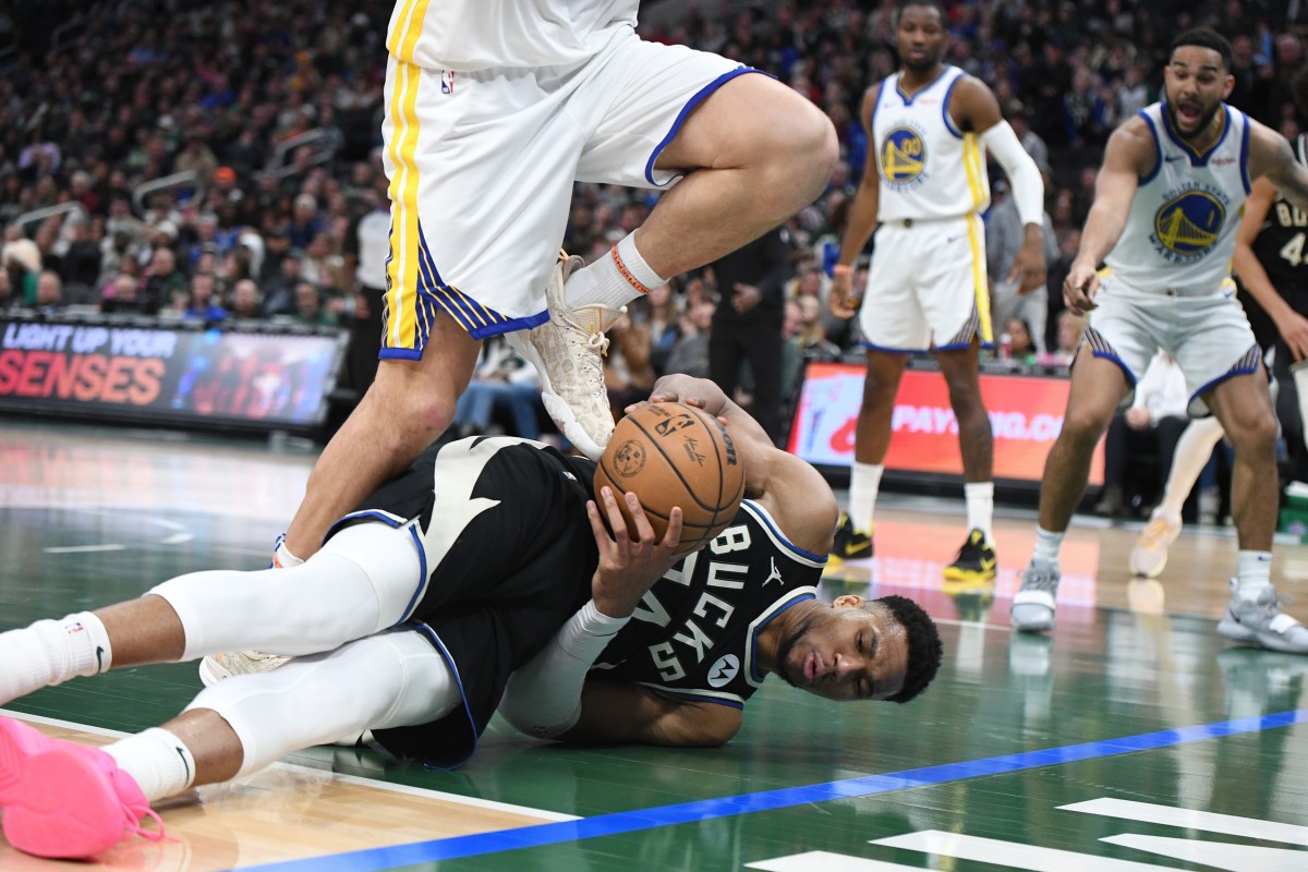 Giannis Antetokounmpo's Current Injury Status For Bucks-Warriors Game - Fastbreak on FanNation