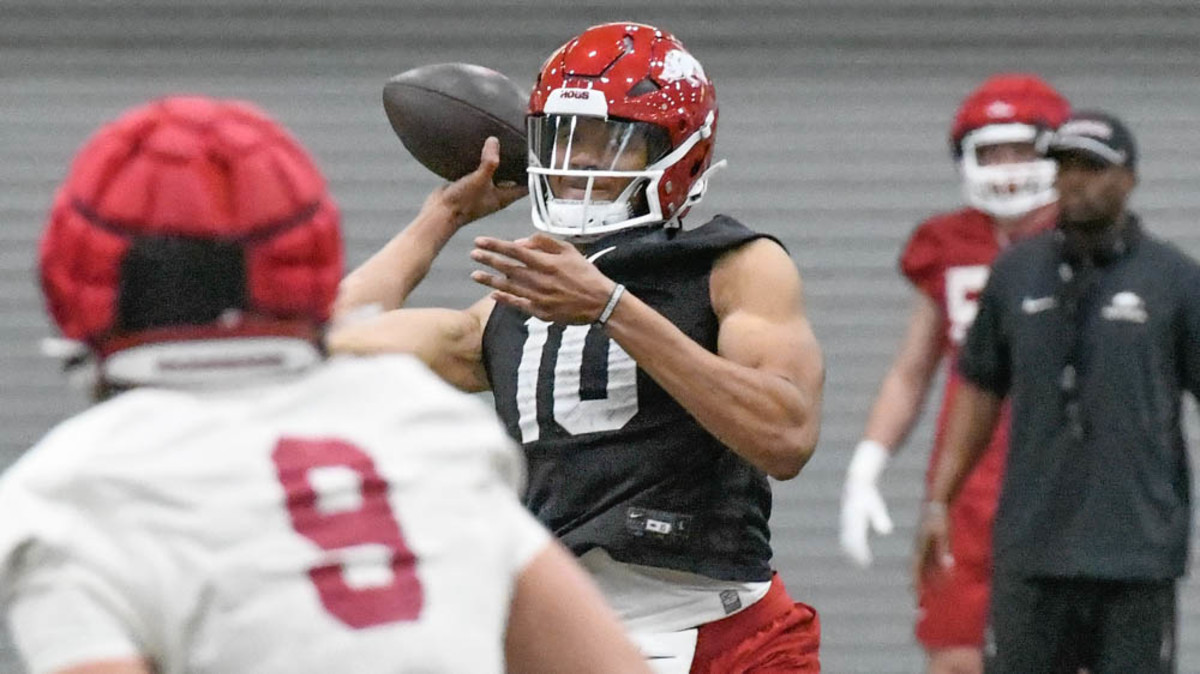 Razorbacks seeing Green emerge as leader of quarterbacks - Sports ...