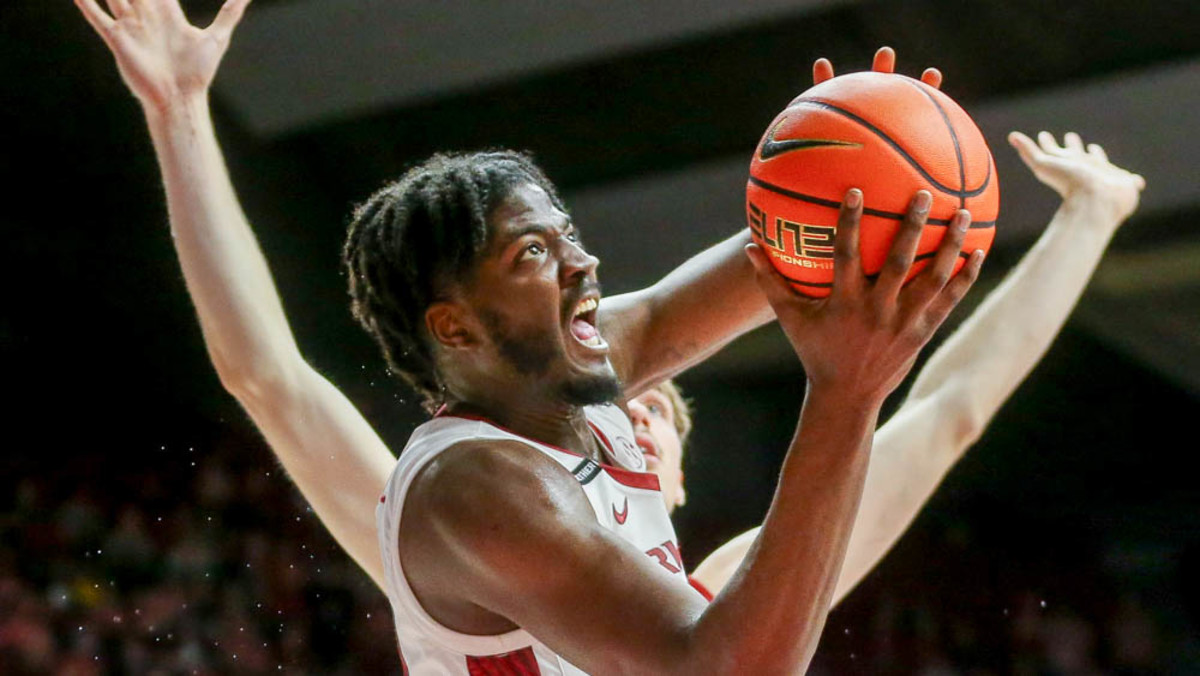 SEC officials can't see slap in face to Hogs' Mitchell at end - Sports ...