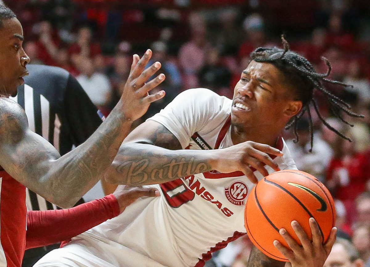 SEC officials can't see slap in face to Hogs' Mitchell at end - Sports ...