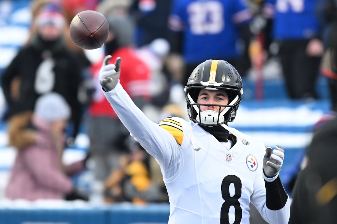 Former Pitt Panthers QB Traded to Eagles - Sports Illustrated ...