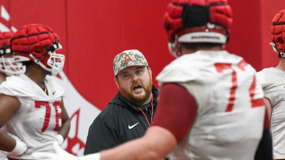 Arkansas Razorbacks' middle defense young, needs added experience ...
