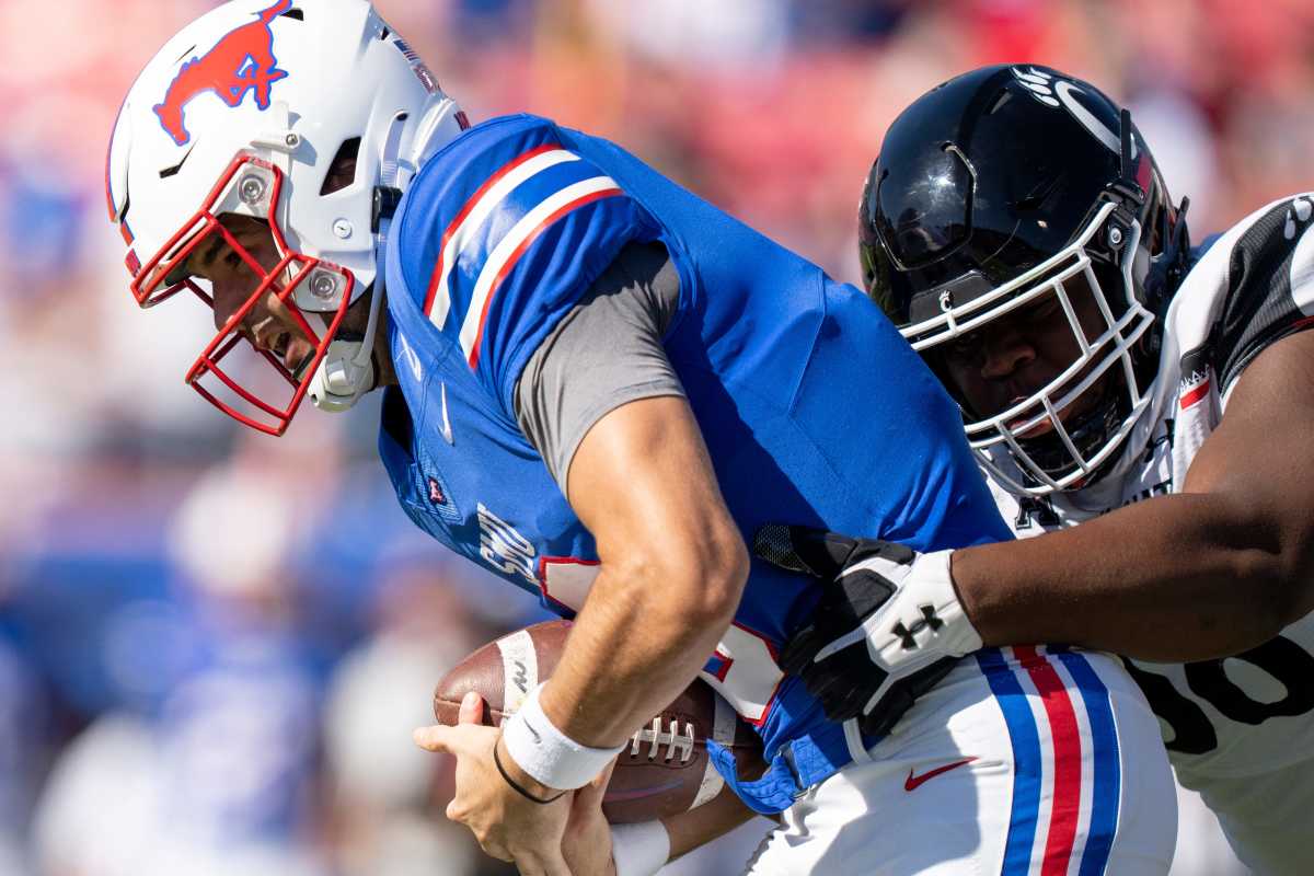 Cincinnati Defensive Tackle Dontay Corleone Named to 2023 Walter Camp ...