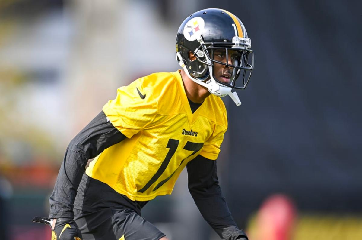 Pittsburgh Steelers Could Bring Back Veteran to Solve CB Problem ...