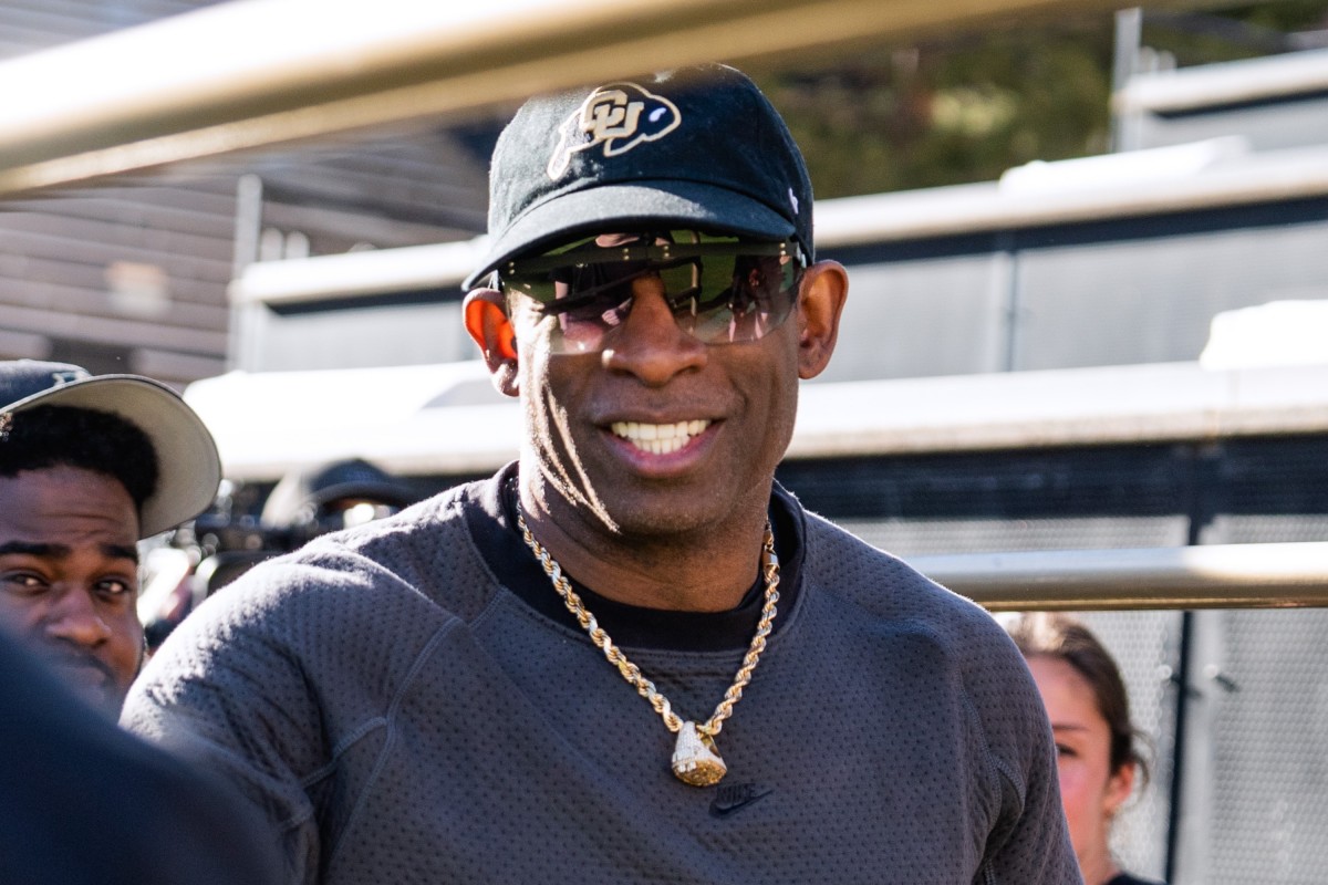 Deion Sanders recognizes Xavier Weaver as training camp standout ...