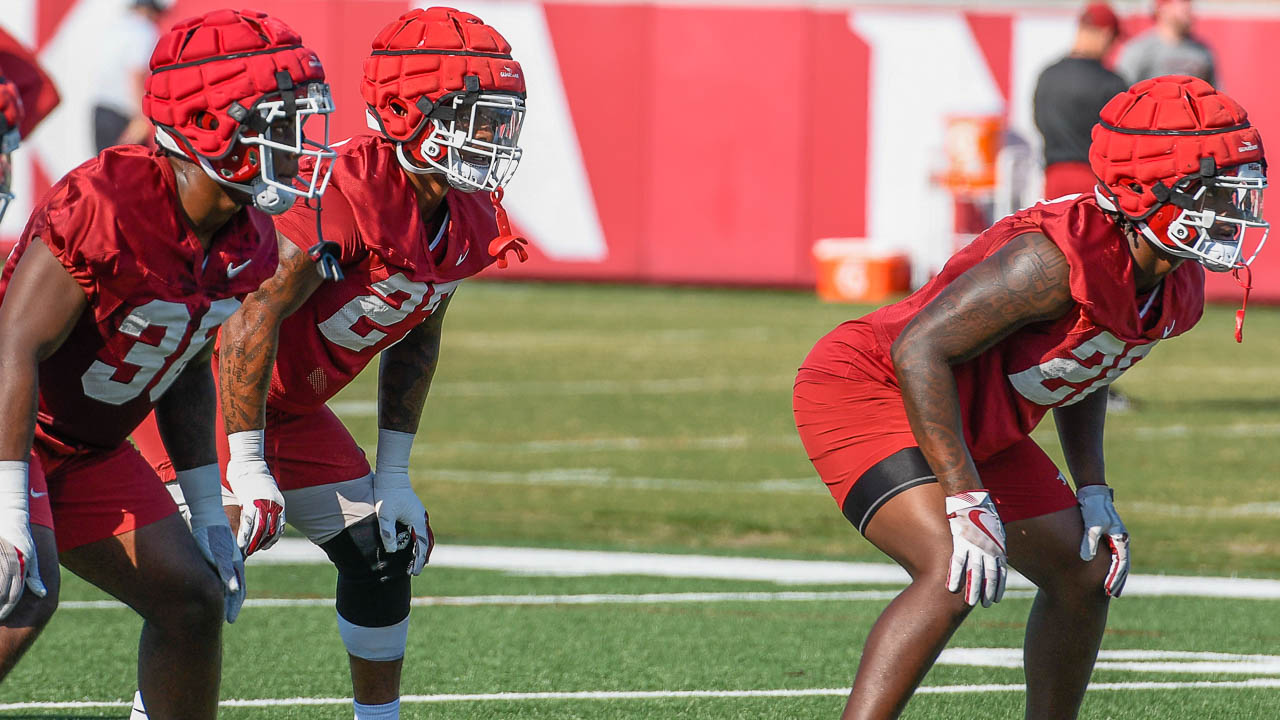 Hogs' Linebackers After Friday Practice - Sports Illustrated All Hogs ...