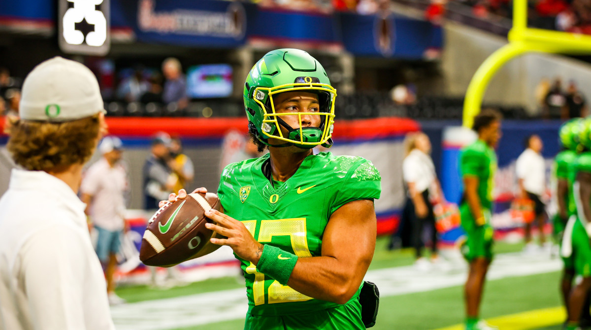 Oregon Football: Oregon QB Ty Thompson Enters the Transfer Portal ...