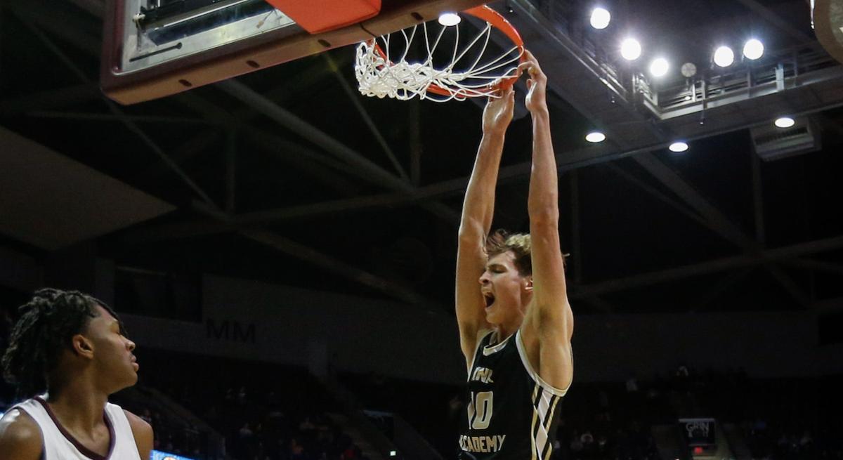 Cade Phillips Factors Into Long-Term Plans For Tennessee Basketball ...